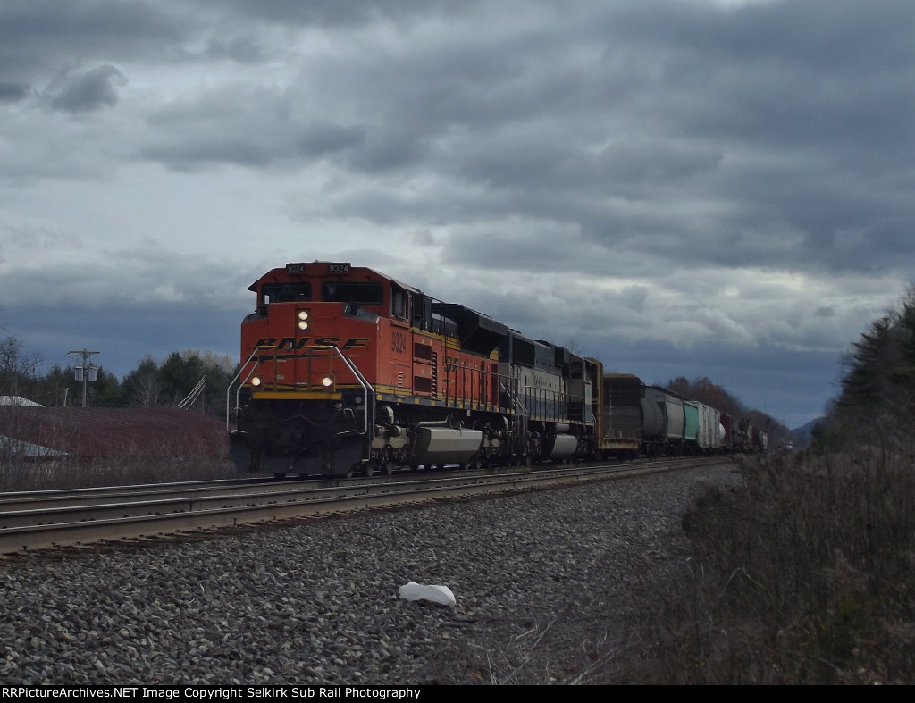 BNSF EMDs on Q393
